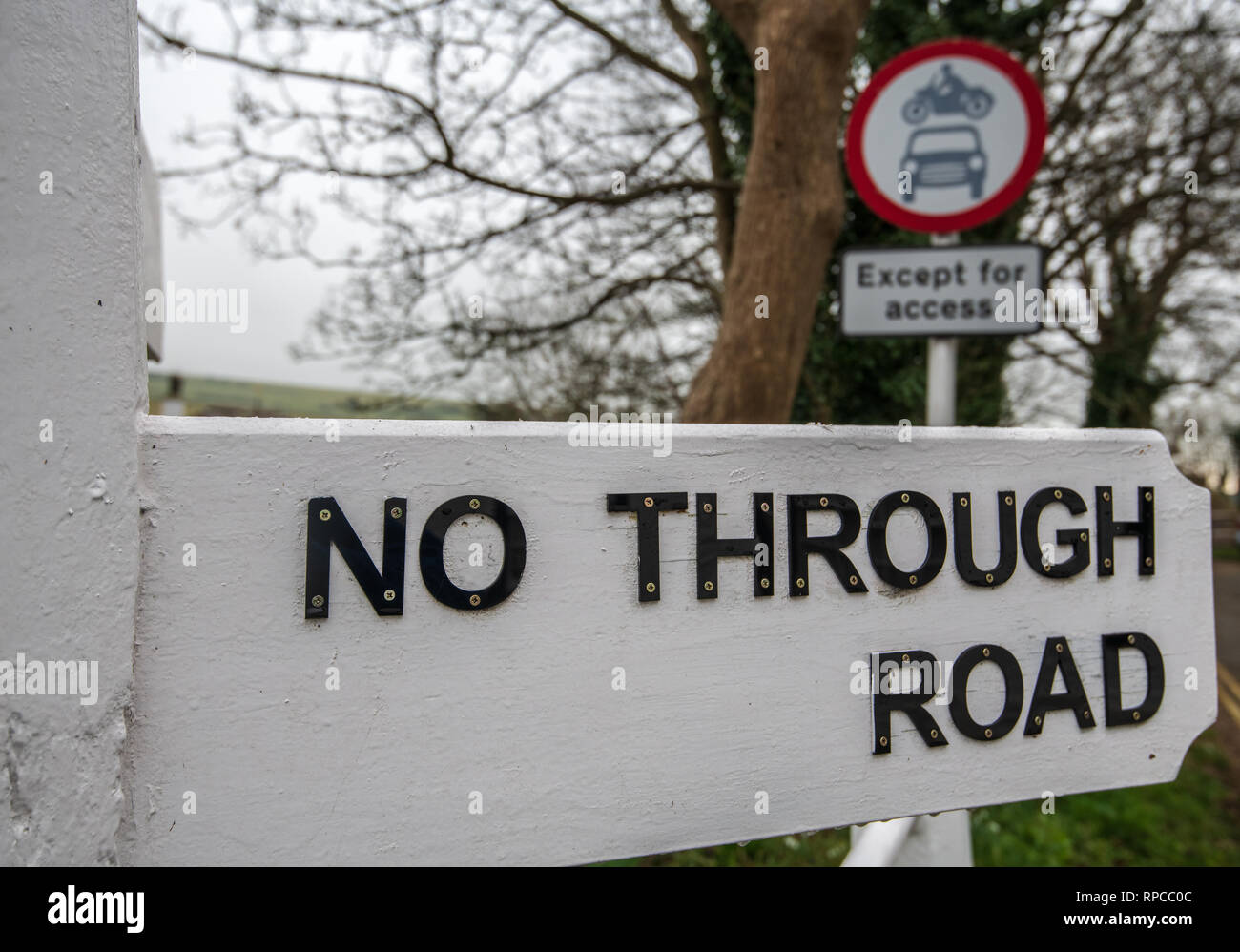 No Through Road Sign High Resolution Stock Photography and Images - Alamy