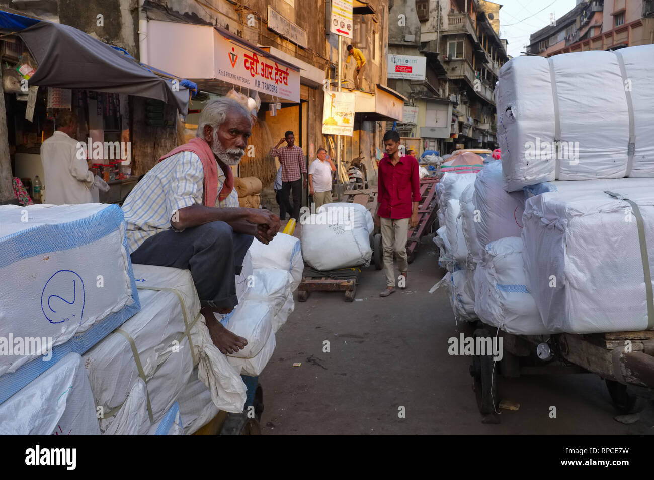 Bales cloth hi-res stock photography and images - Alamy