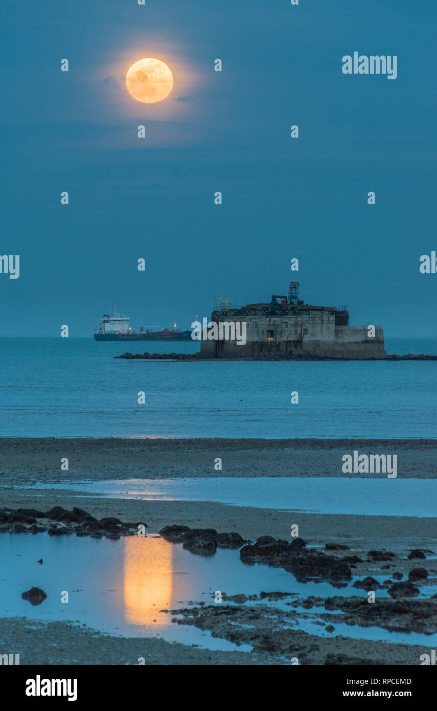 The full moon, the snow moon, and a super moon, rising over St Helens ...