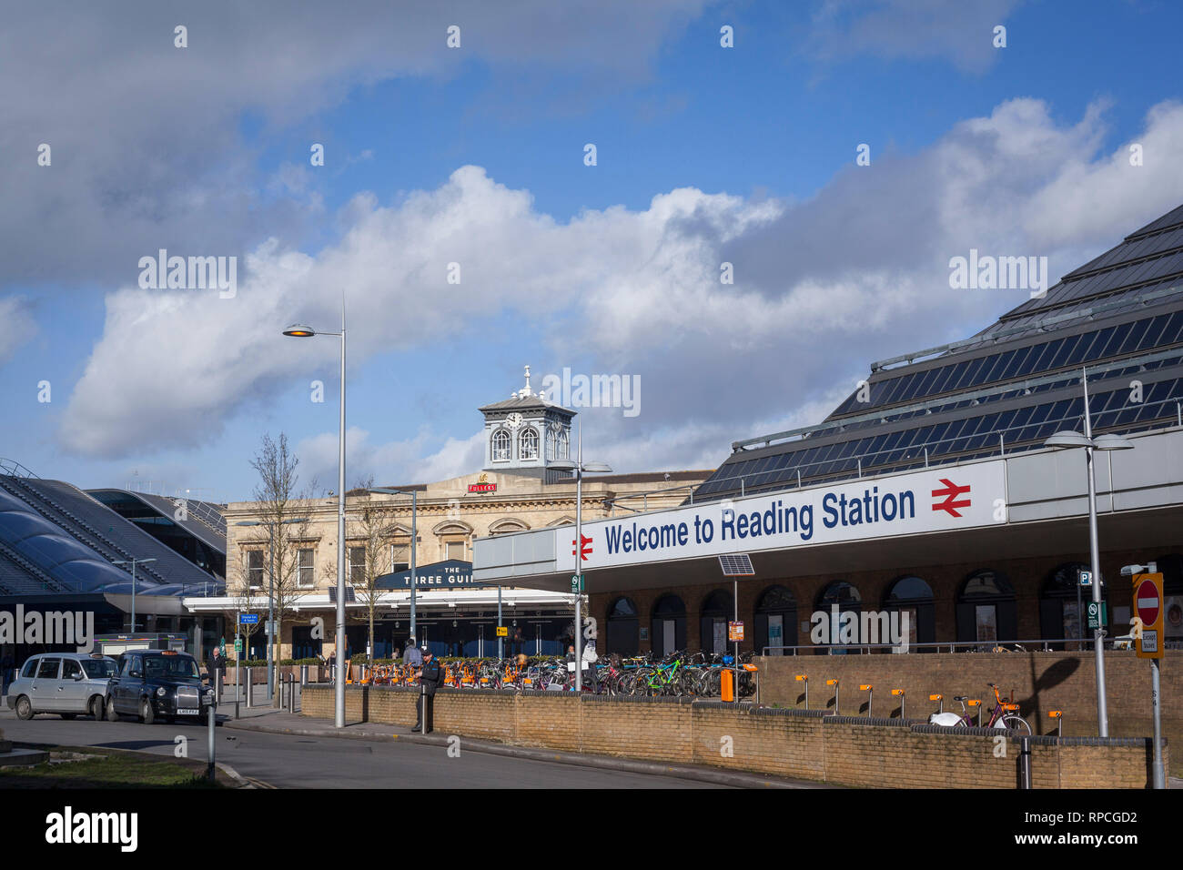 Welcome to reading station hi-res stock photography and images - Alamy