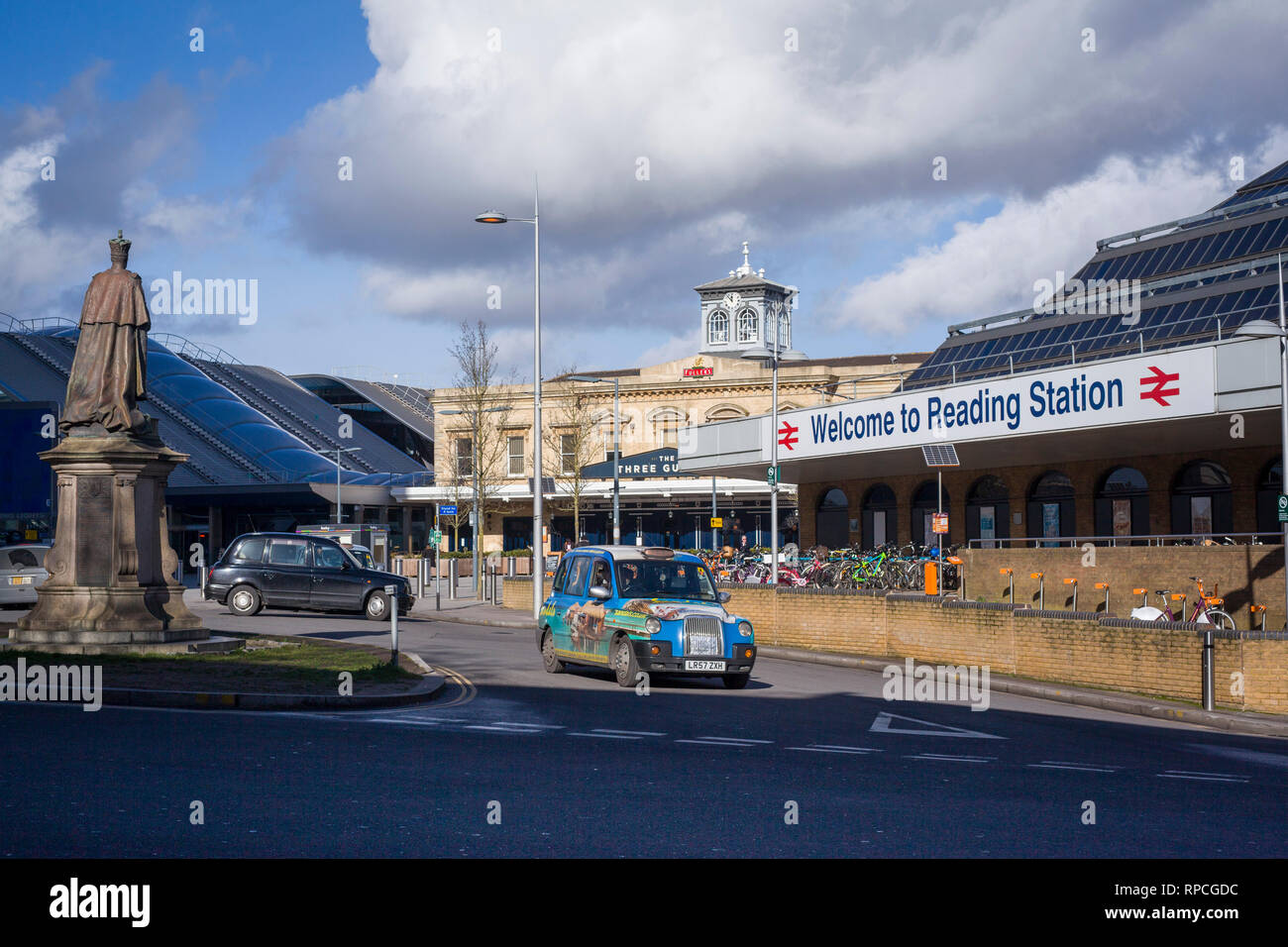 Welcome to reading station hi-res stock photography and images - Alamy