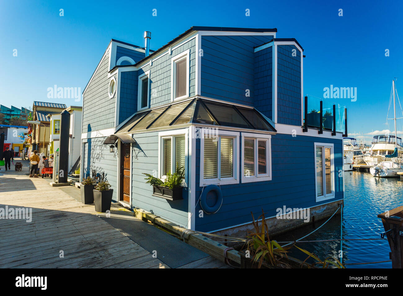 Overcrowded houses hi-res stock photography and images - Alamy