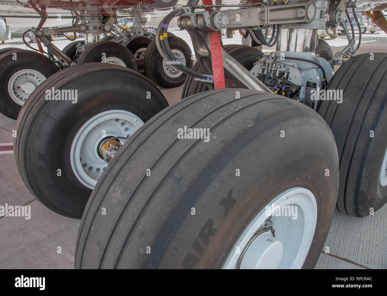 Airbus a380 wheels under carriage hi-res stock photography and images ...