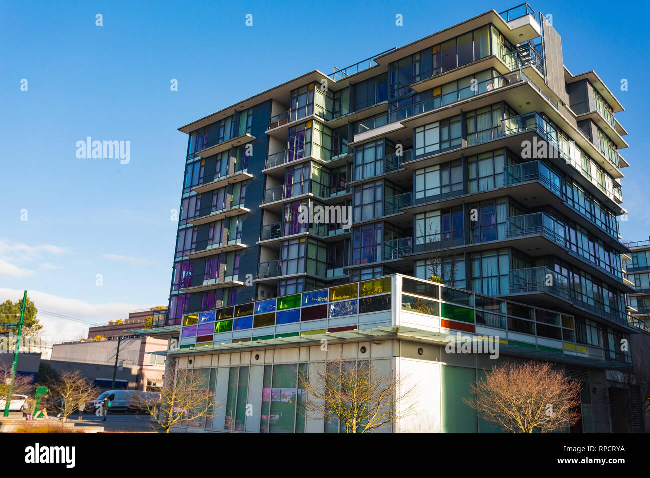 Old low rise apartment building hi-res stock photography and images - Alamy