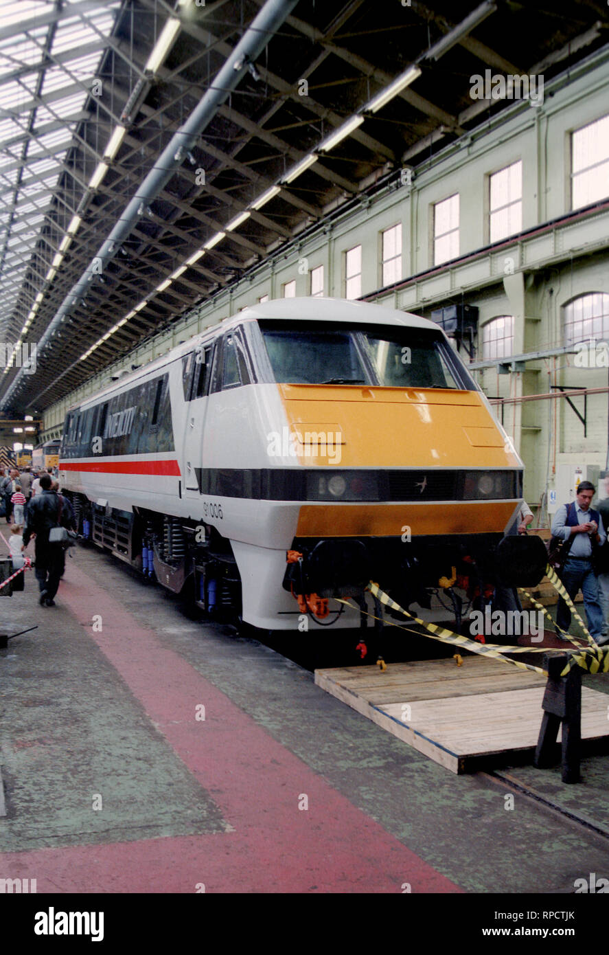 Class 91 locomotive inside Doncaster Engineering Works Stock Photo - Alamy