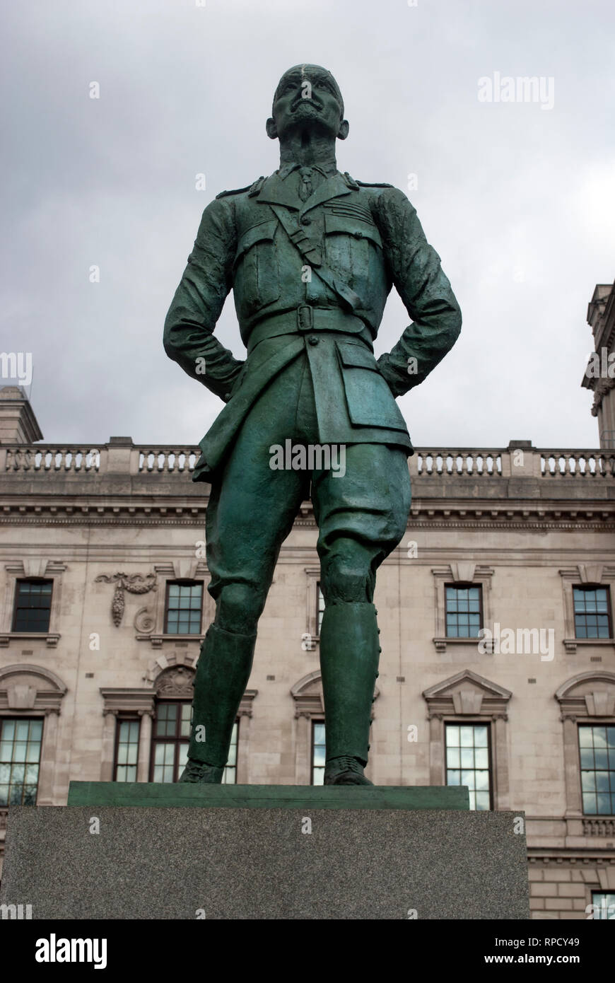 Statue of jan christian smuts hi-res stock photography and images - Alamy