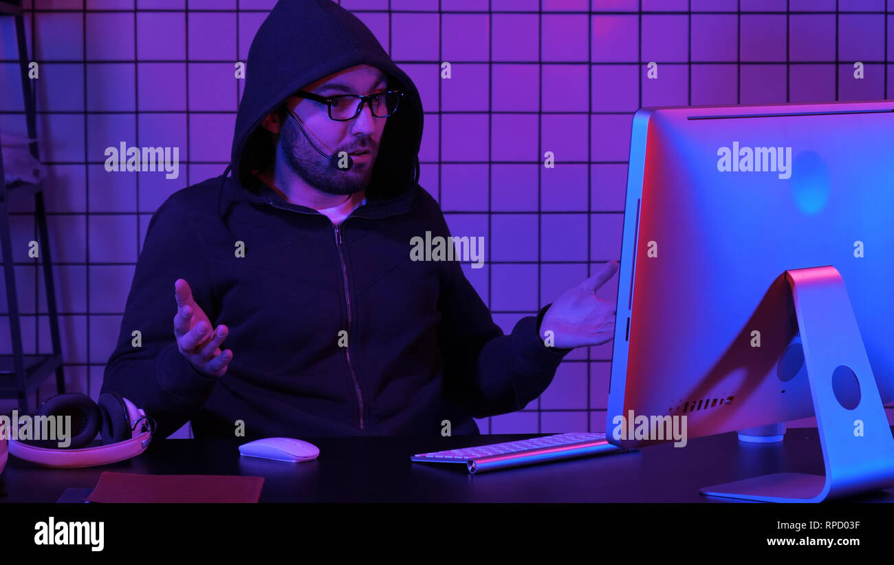 Asian guy playing pc game hi-res stock photography and images - Alamy