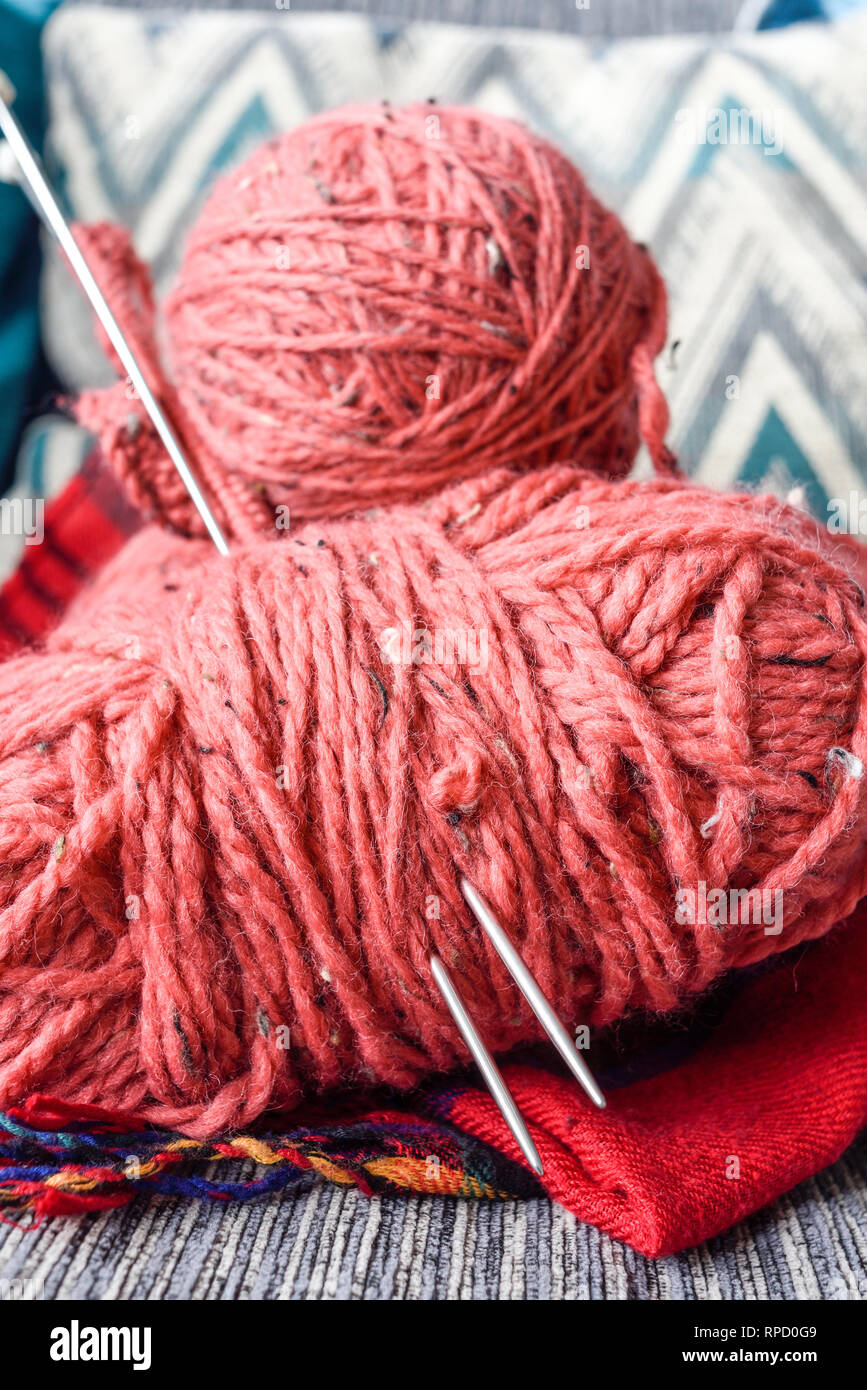 Knitting Needles and Wool Stock Photo - Alamy