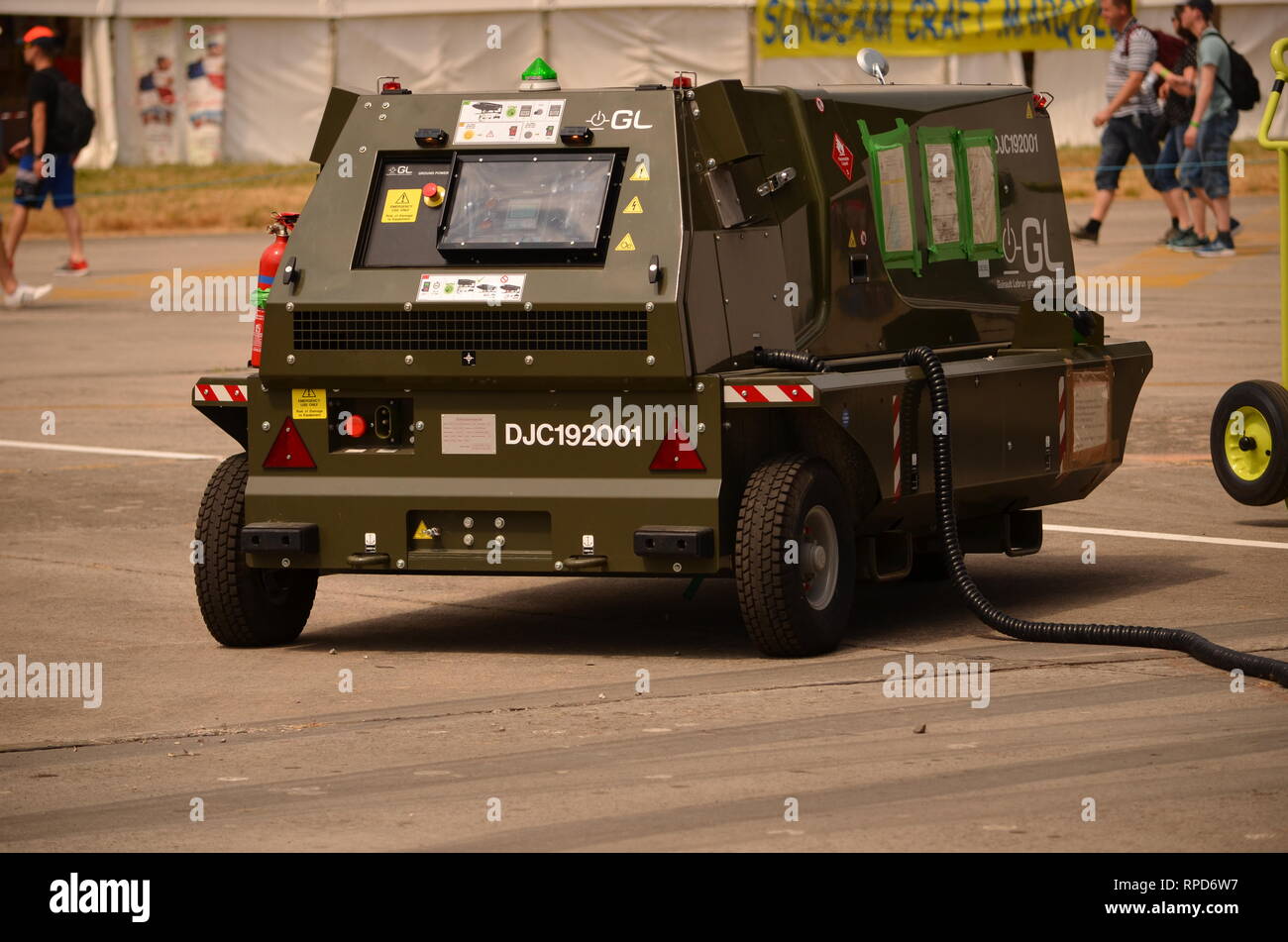 Air Start Cart High Resolution Stock Photography and Images - Alamy
