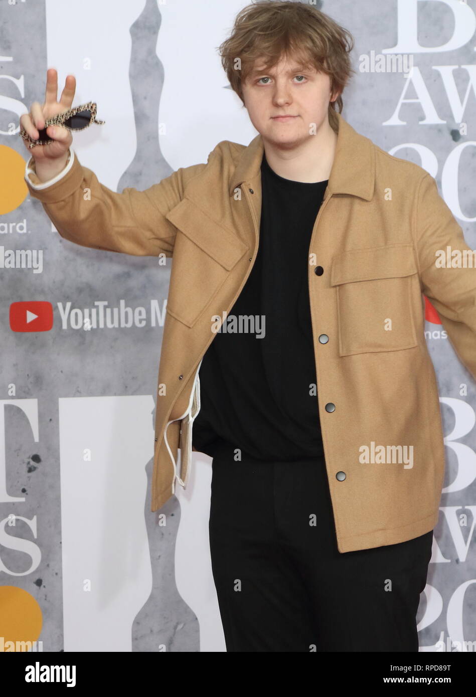 Lewis capaldi hi-res stock photography and images - Alamy