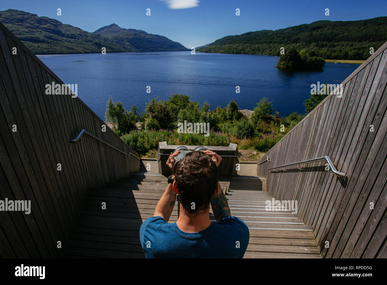 People using telescope hi-res stock photography and images - Alamy