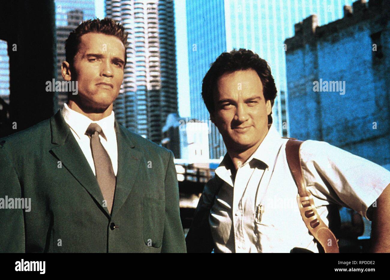 SCHWARZENEGGER,BELUSHI, RED HEAT, 1988 Stock Photo - Alamy