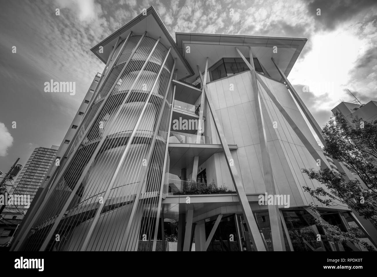 Modern totem pole hi-res stock photography and images - Alamy