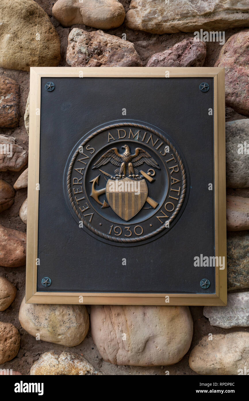 HOT SPRINGS, SOUTH DAKOTA - June 8, 2014: A metal sign for the Veterans ...