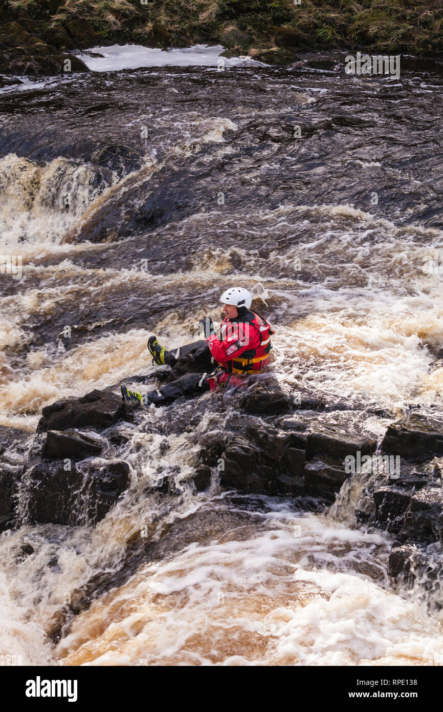 Durham and Darlington Fire and Rescue teams on a water rescue training ...