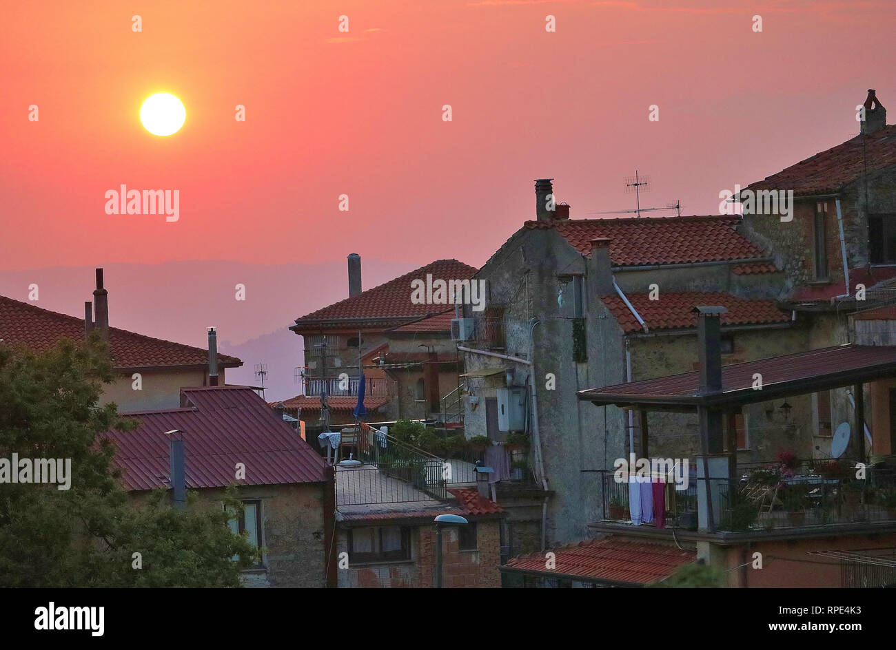 Set sun hi-res stock photography and images - Alamy