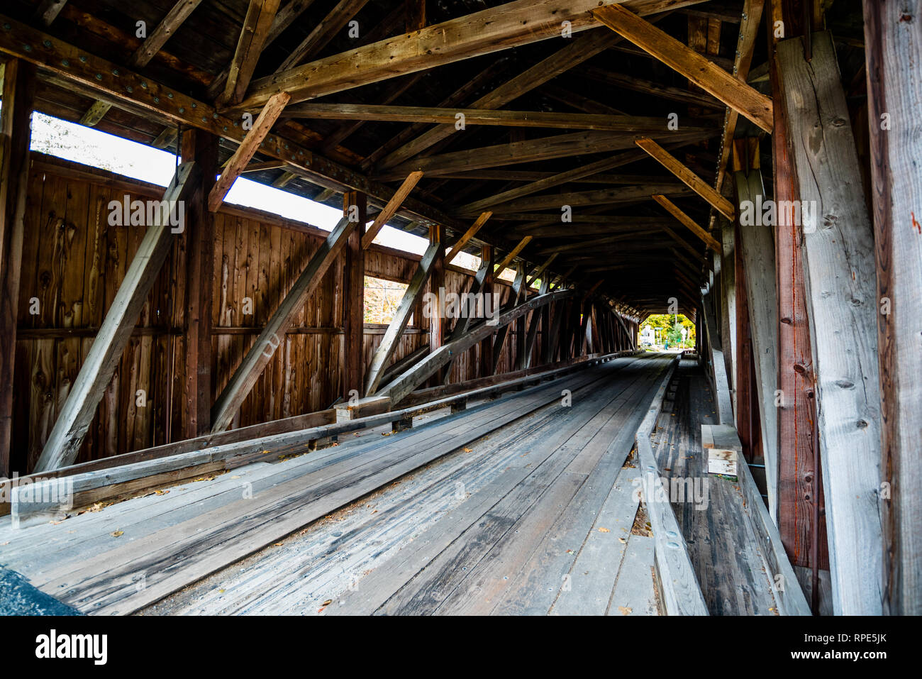 Inside bridge hi-res stock photography and images - Alamy