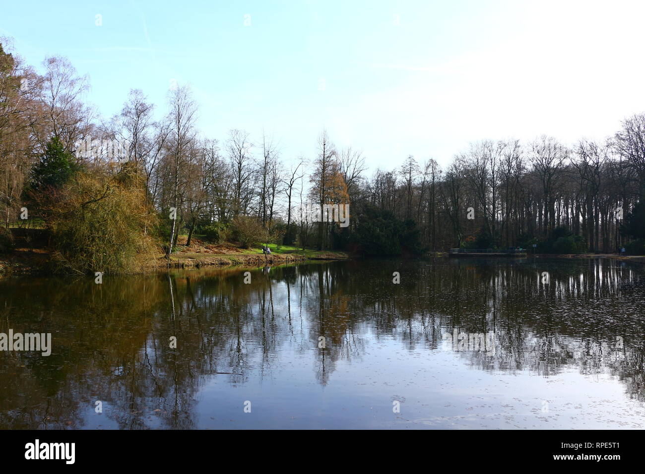 Idyllischer see hi-res stock photography and images - Alamy