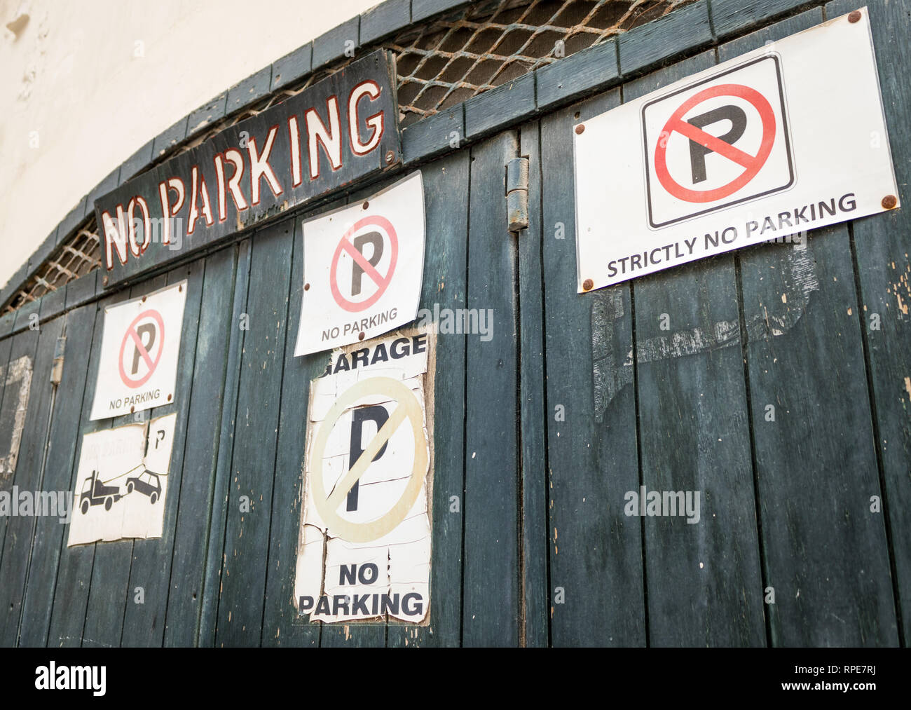 Malta road signs hi-res stock photography and images - Alamy
