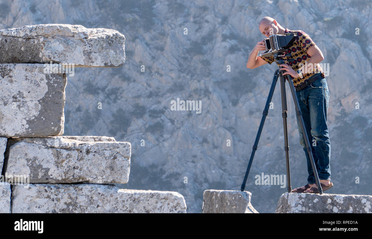 Traditional camera hi-res stock photography and images - Alamy