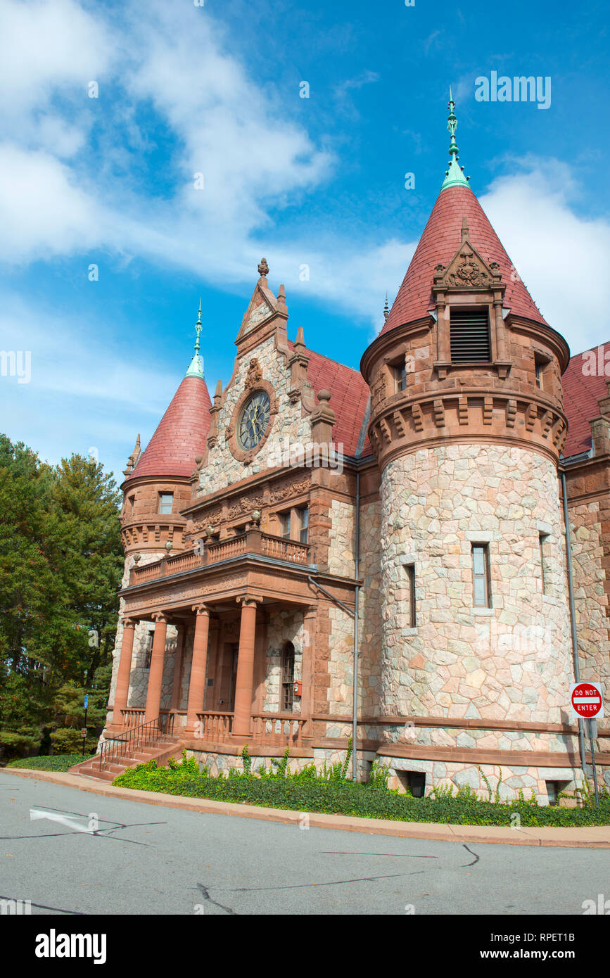 Richardsonian romanesque style hi-res stock photography and images - Alamy