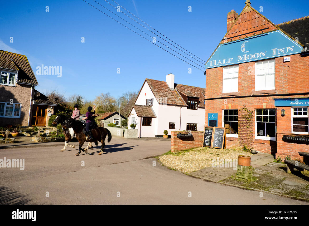 Half moon inn hi-res stock photography and images - Alamy