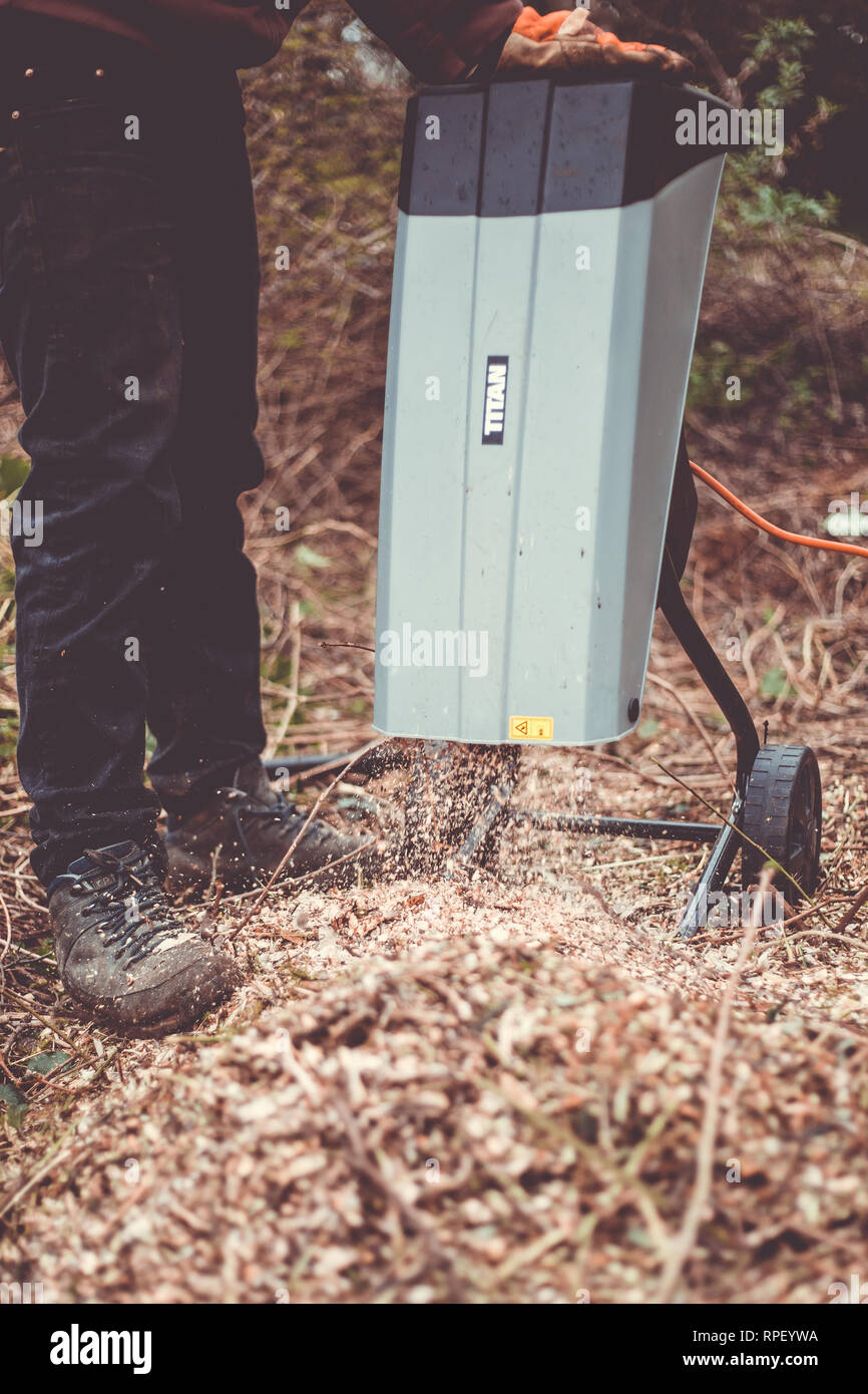 Chipper tools hi-res stock photography and images - Alamy