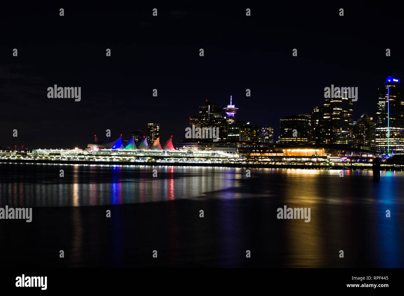 Time exposure skyline at night hi-res stock photography and images - Alamy