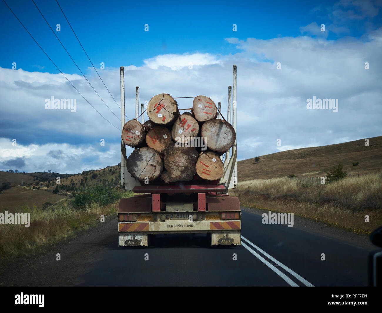 Logging truck carrying logs hi-res stock photography and images - Alamy