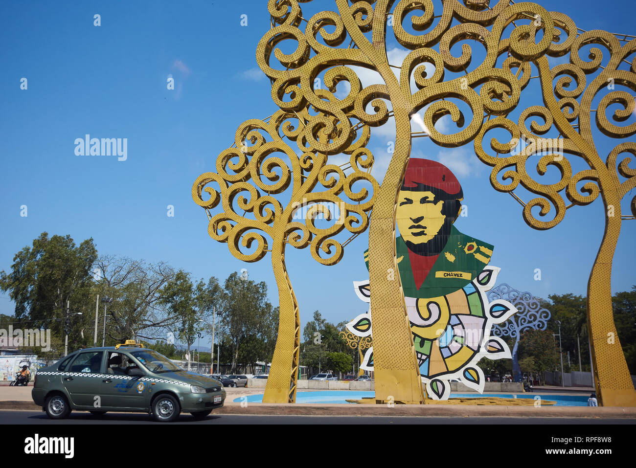 Managua, Nicaragua. 15th Feb, 2019. Monument in honor of the late ...