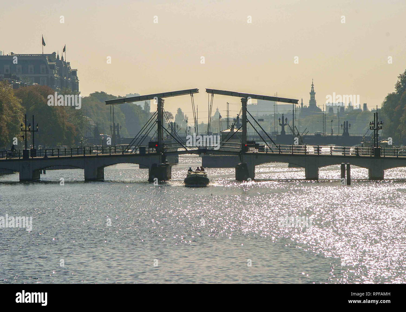 Amsterdam, The Netherlands. 10th Oct, 2005. The Magere Brug, the famous ...