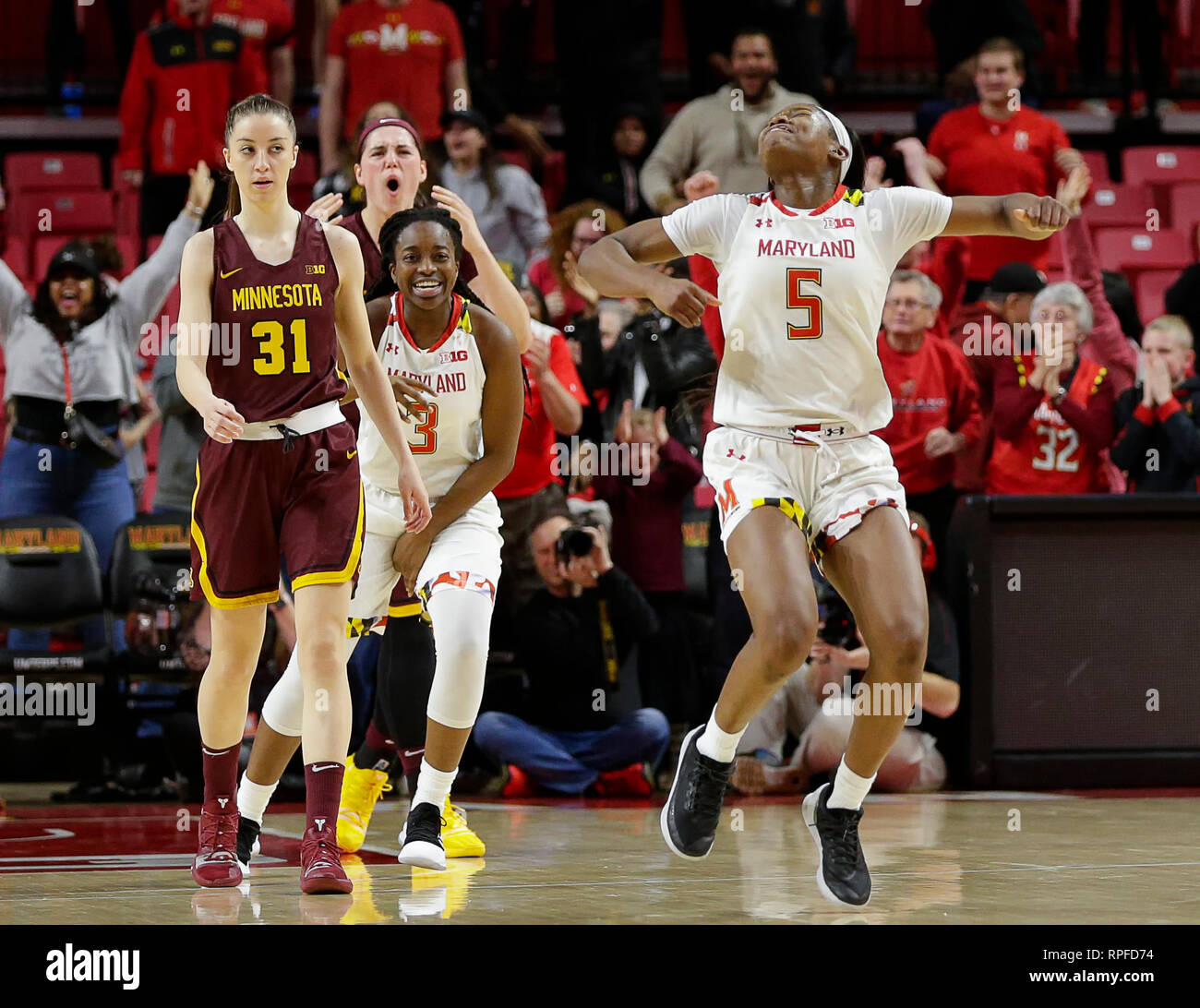 Charles cooper basketball hi-res stock photography and images - Alamy