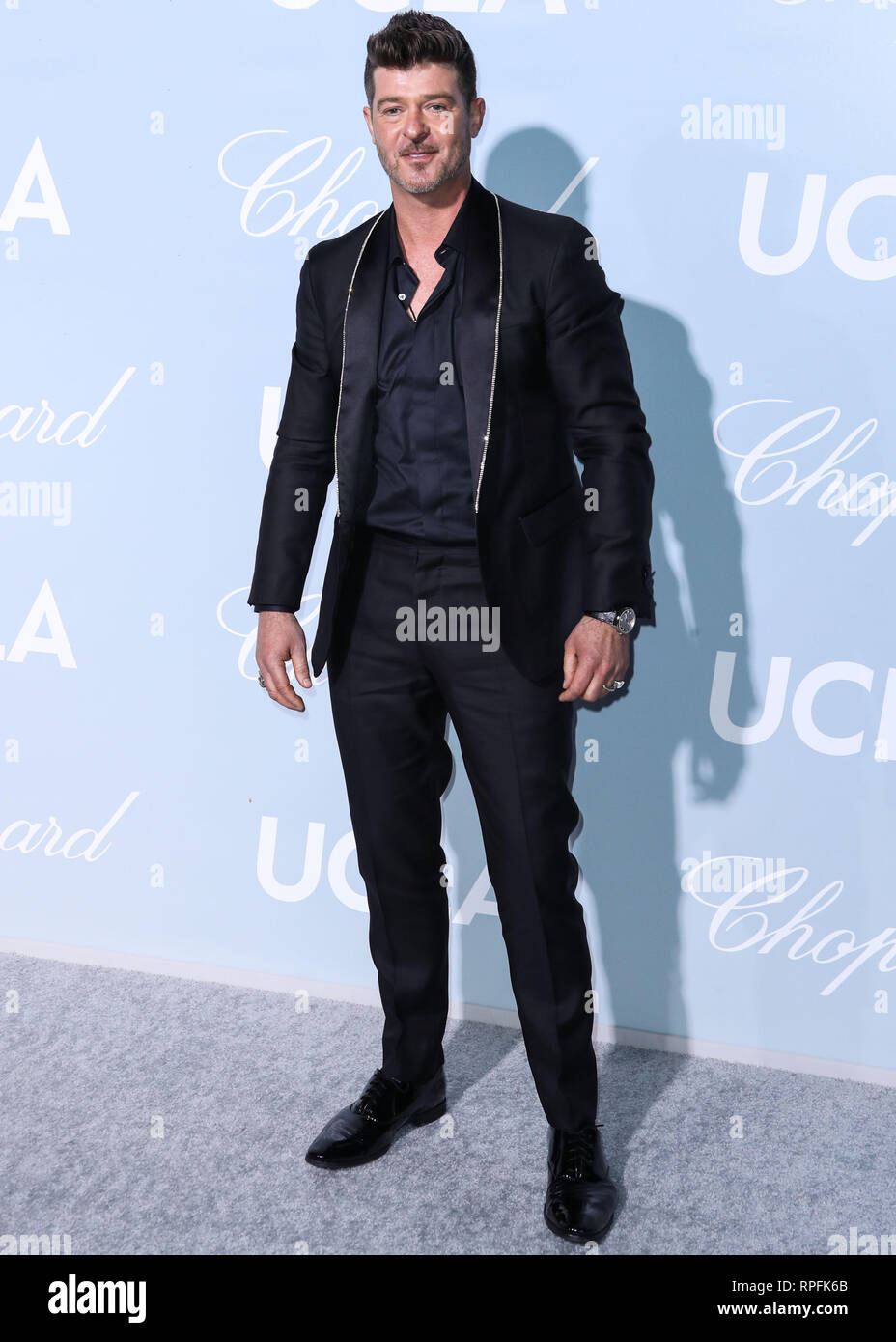 Singer Robin Thicke arrives at the 2019 Hollywood For Science Gala held ...