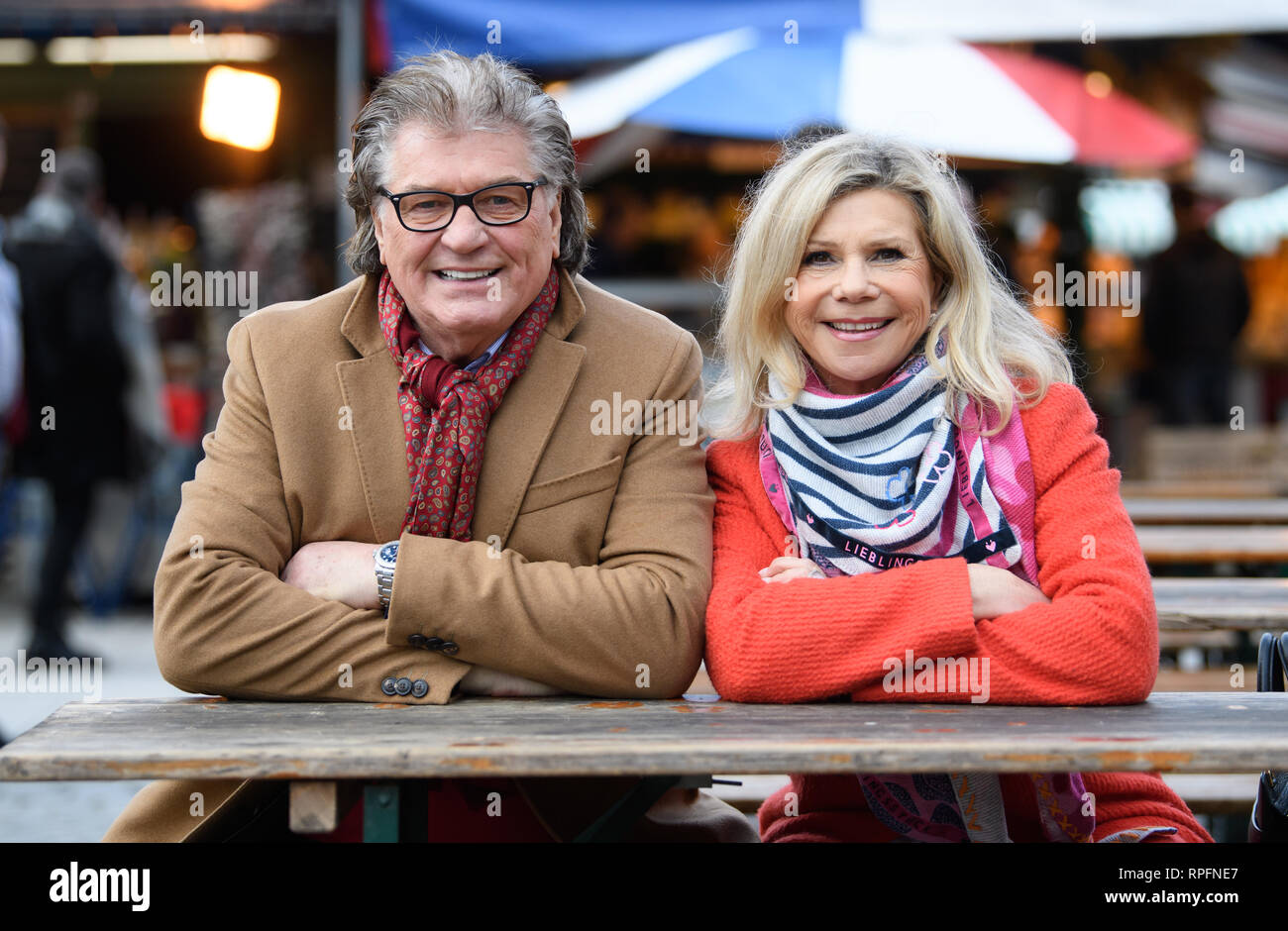 22 February 2019, Bavaria, München: Marianne and Michael Hartl, singing ...