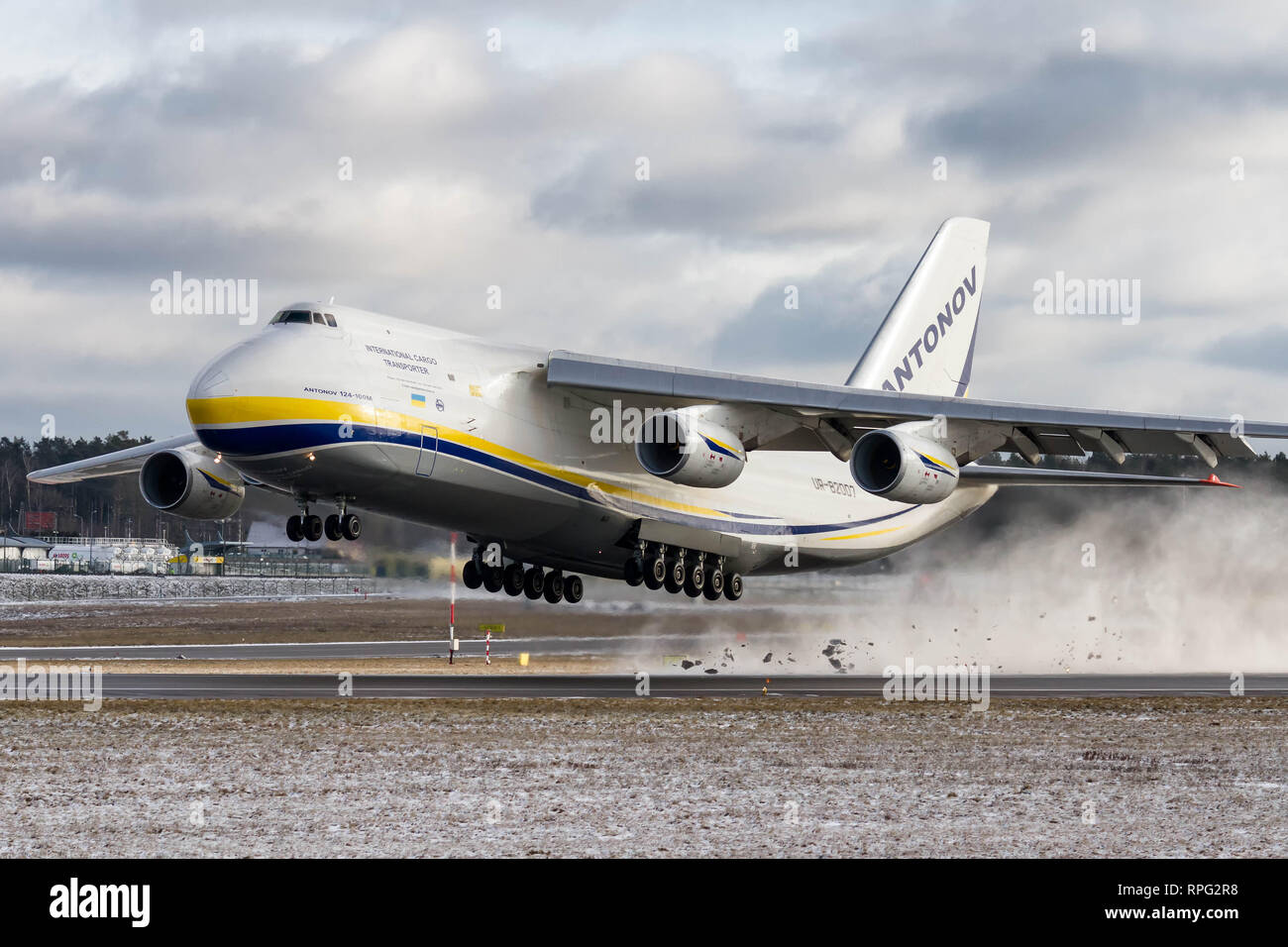 World39s Strongest Plane Ukrainian An124 Ruslan Mega