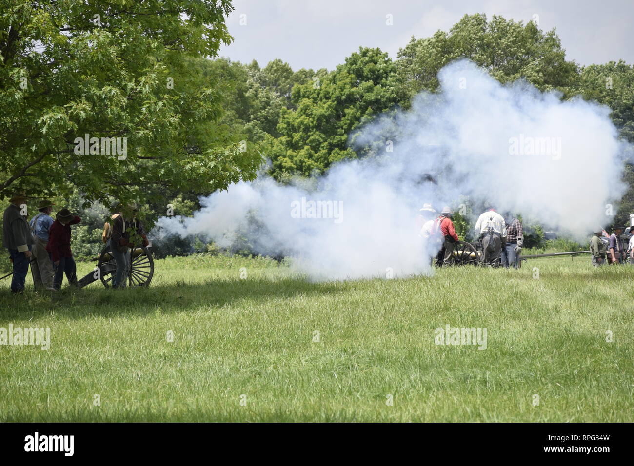 Civil War Days Cannon Fire Stock Photo - Alamy