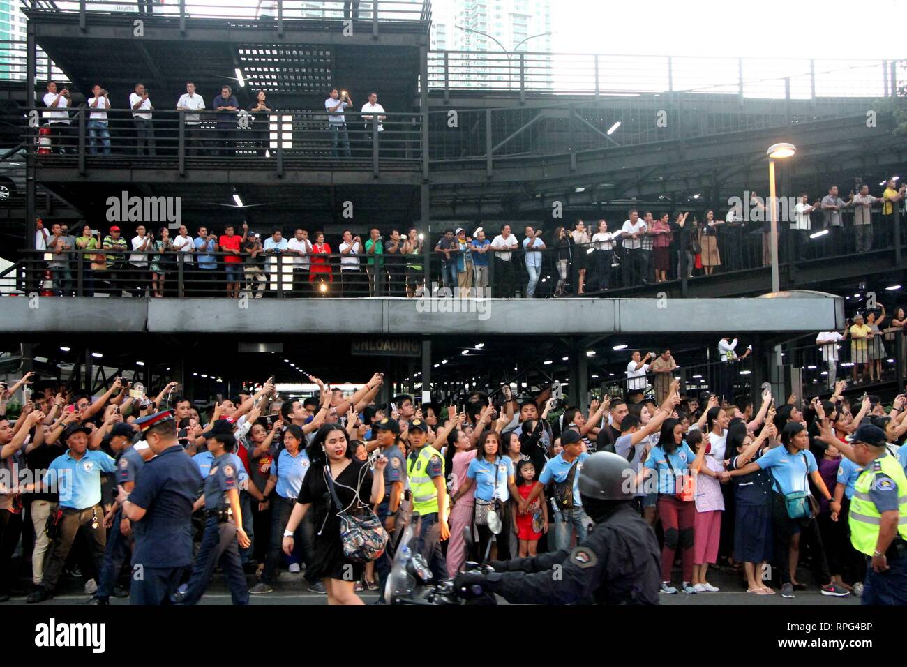 Philippines. 21st Feb, 2019. Thousands of Filipino crowd enjoyed taking ...