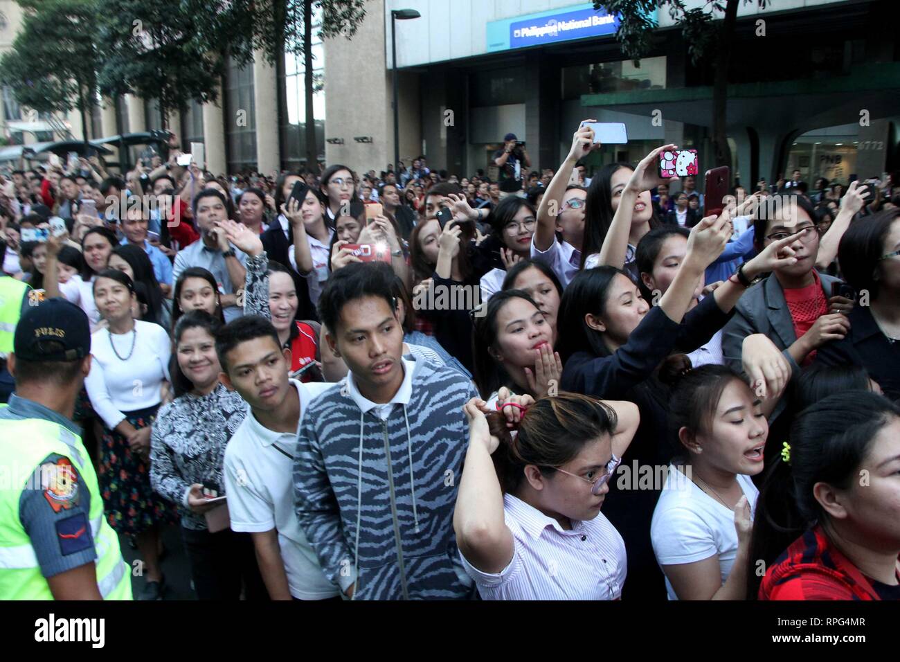 Philippines. 21st Feb, 2019. Thousands of Filipino crowd enjoyed taking ...