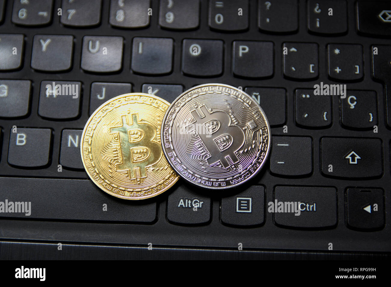 Computer desktop bitcoin symbol hi-res stock photography and images - Alamy