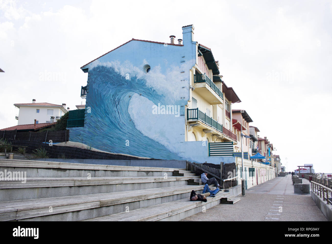 Wave wall. La Graviere, Hossegor, France Stock Photo - Alamy