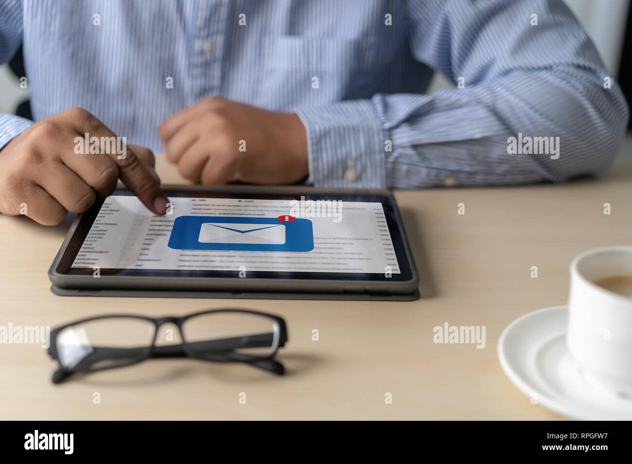 Mail Communication Connection message to mailing contacts phone Global ...