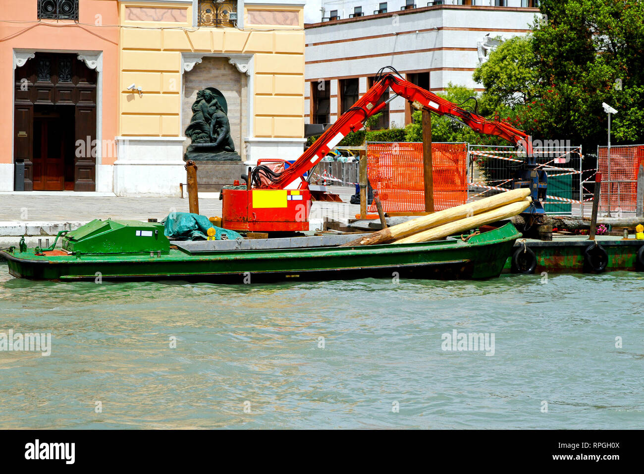 Canal maintenance hi-res stock photography and images - Alamy