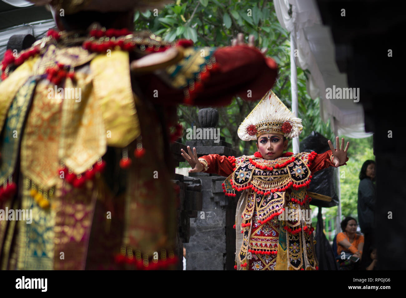 Children bali traditional dance hi-res stock photography and images - Alamy