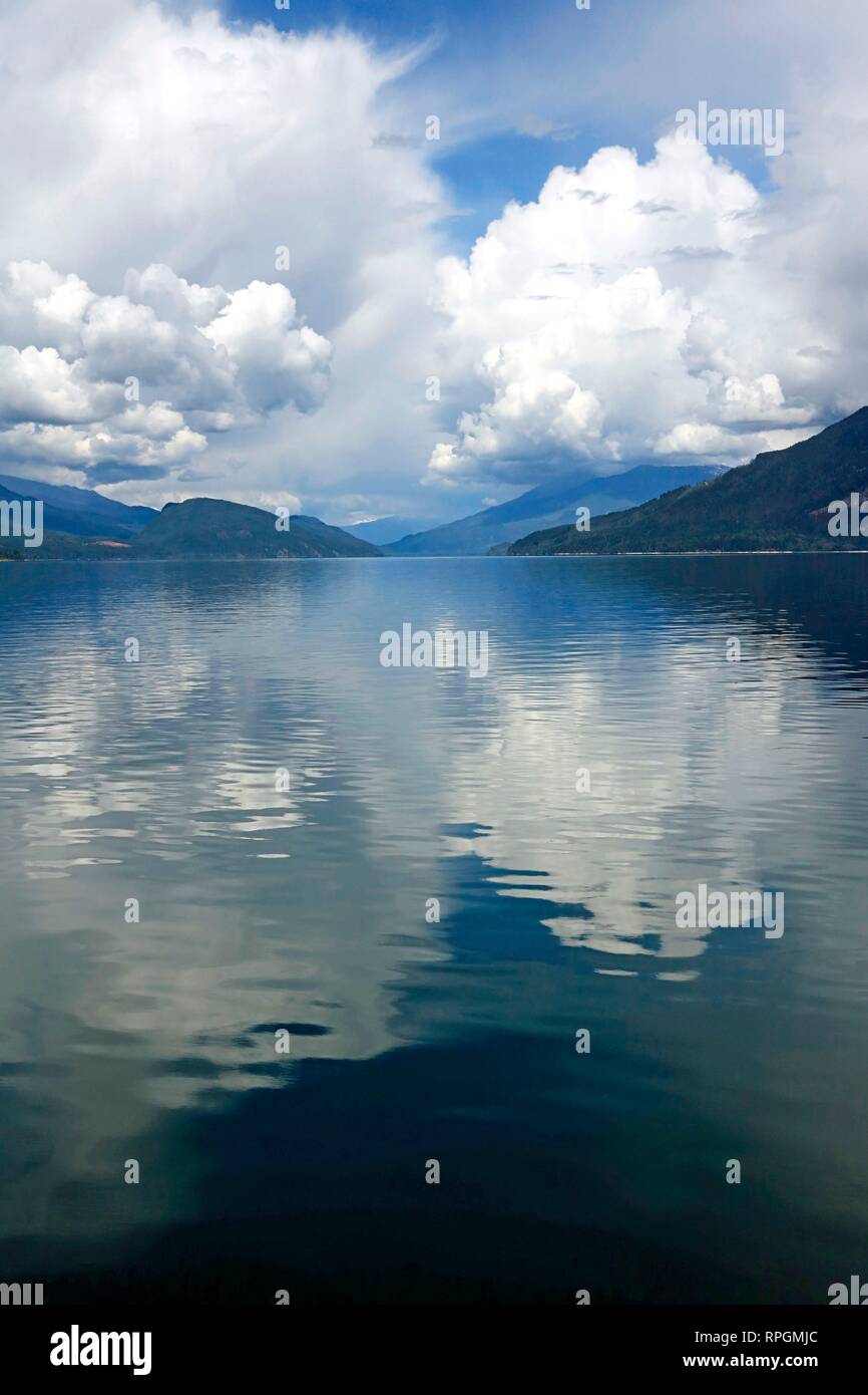 Upper arrow hi-res stock photography and images - Alamy