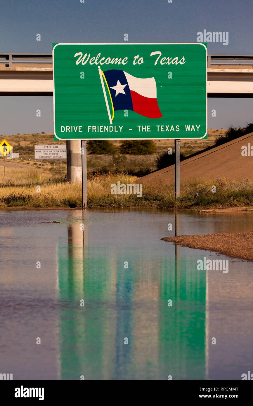 TEXAS, USA, Welcome to Texas State Sign Stock Photo - Alamy