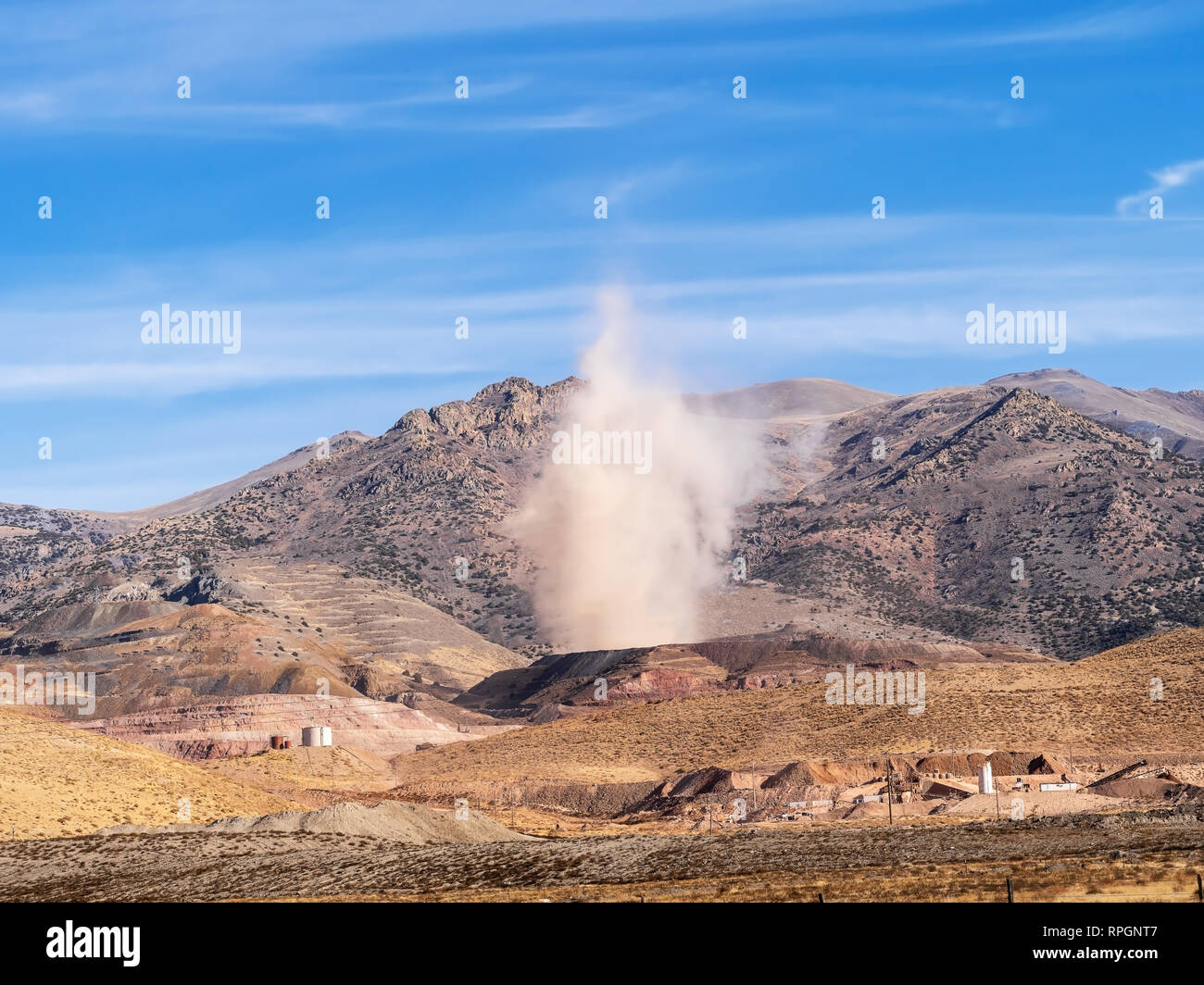 Dusty space cloud hi-res stock photography and images - Alamy