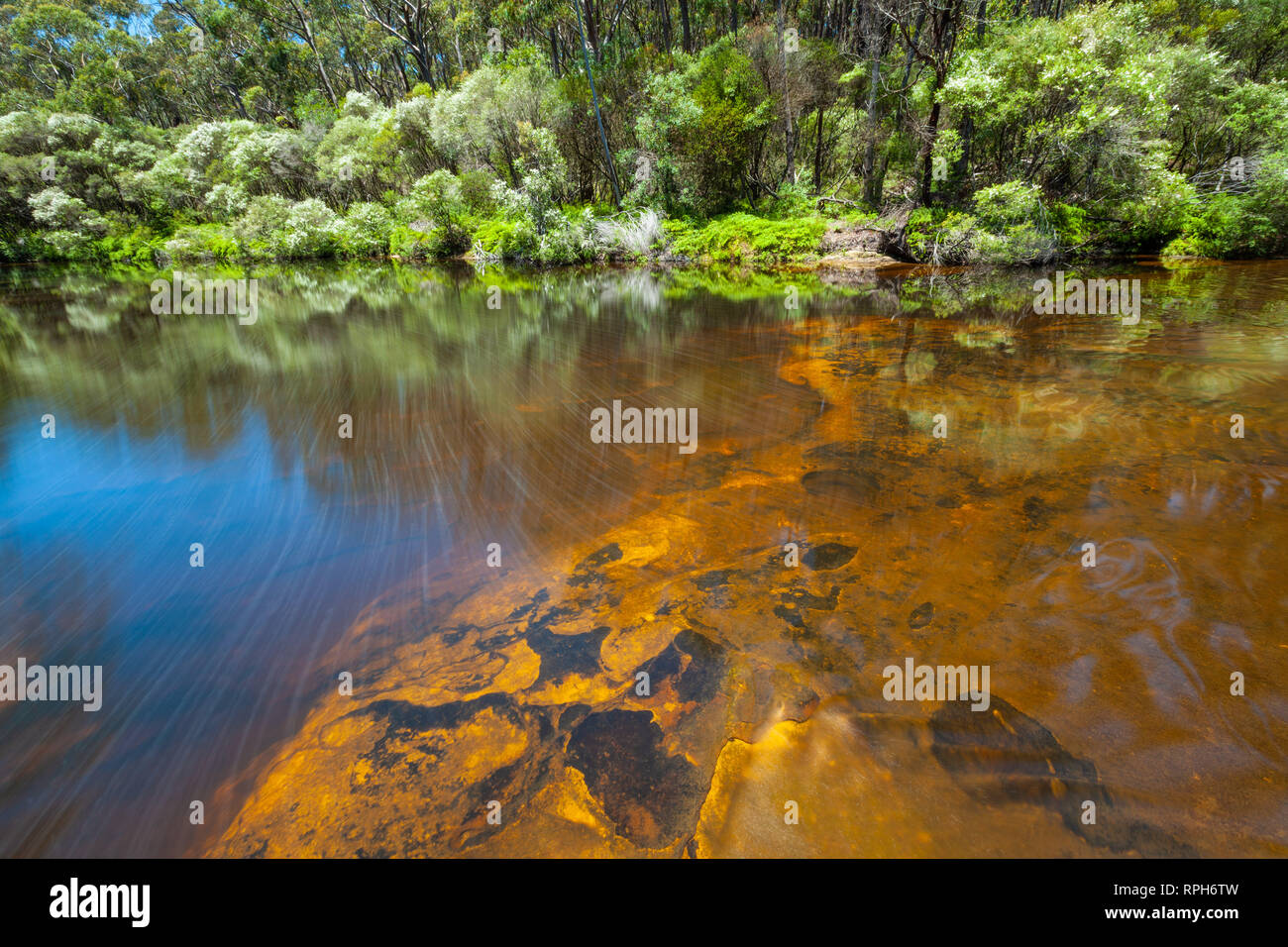 Smooth water flow hi-res stock photography and images - Alamy
