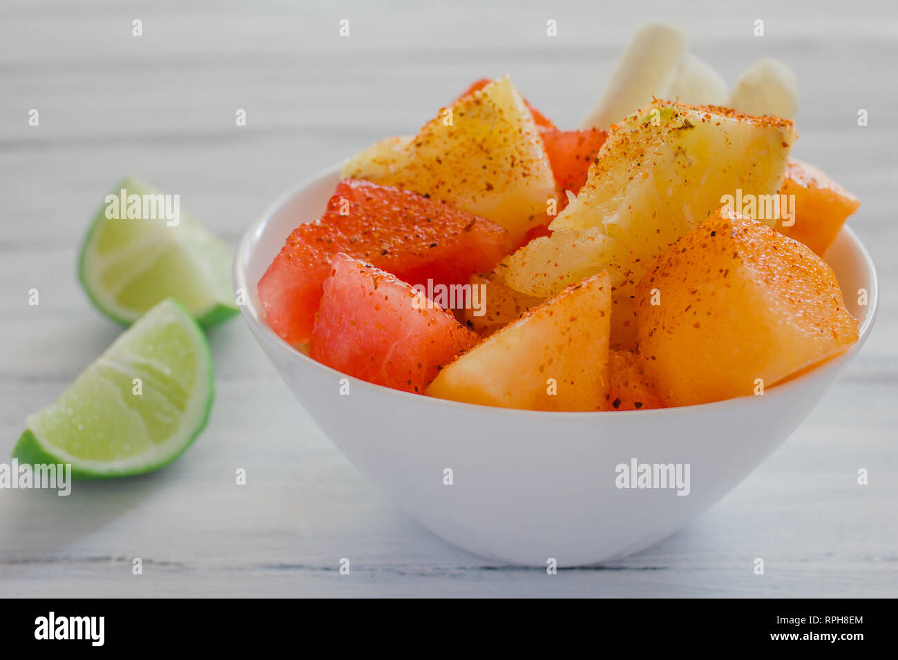 fruta con chile, Bowl of healthy fresh fruit salad Stock Photo - Alamy