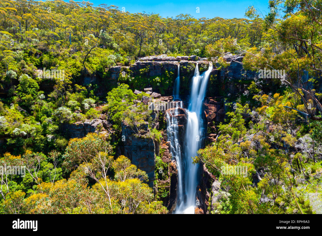 Carrington Falls - plunge waterfall in the Kangaroo River in Souther ...