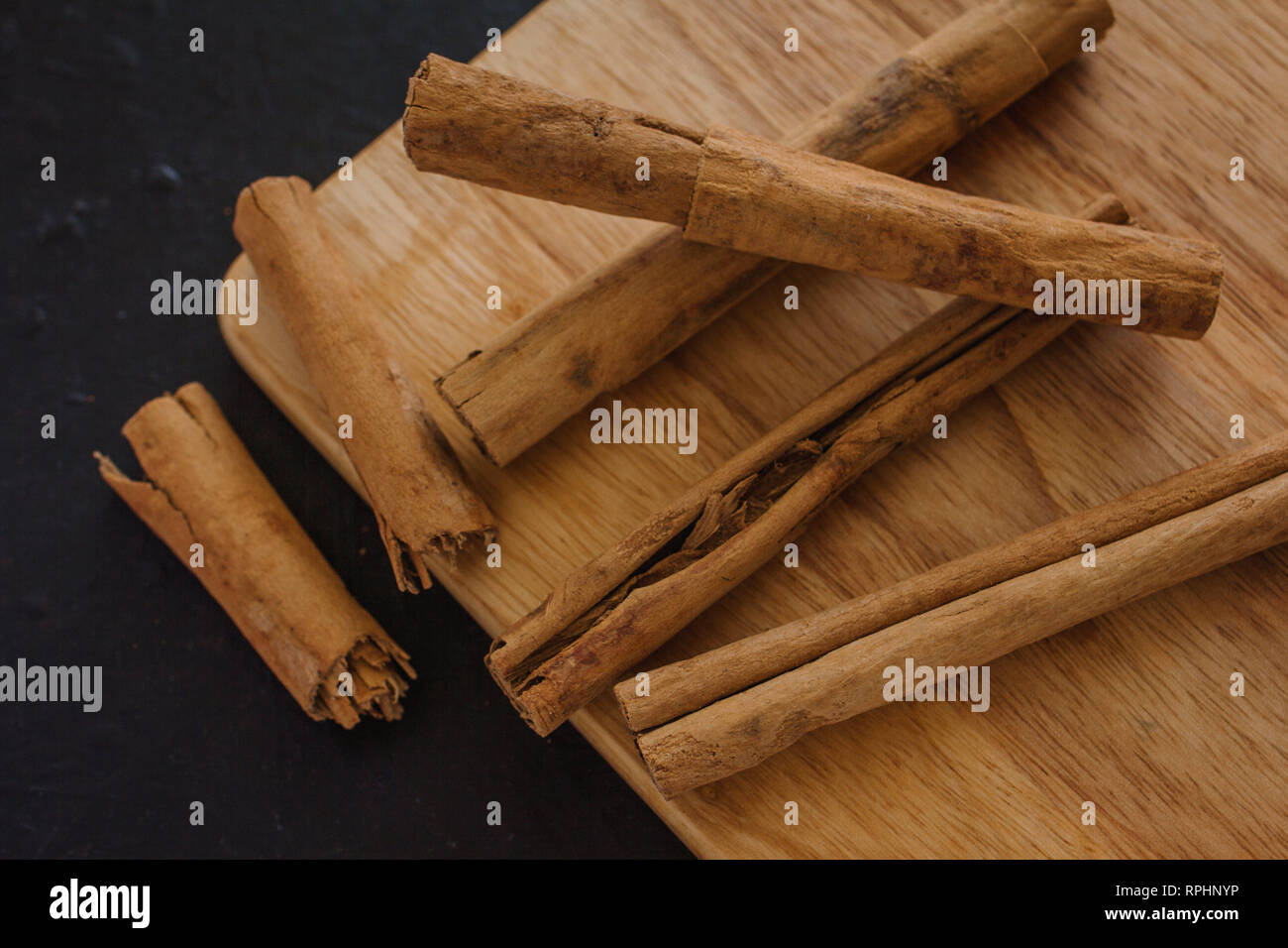 Cinnamon sticks spices hi-res stock photography and images - Alamy